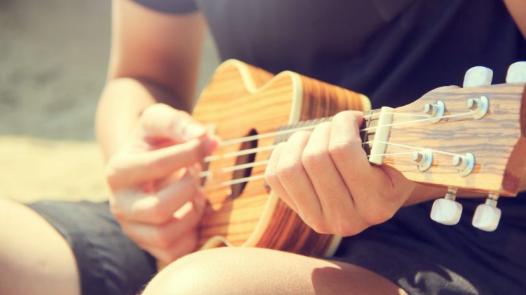 Best Free Ukulele Lessons Online - Learn to Play Today!